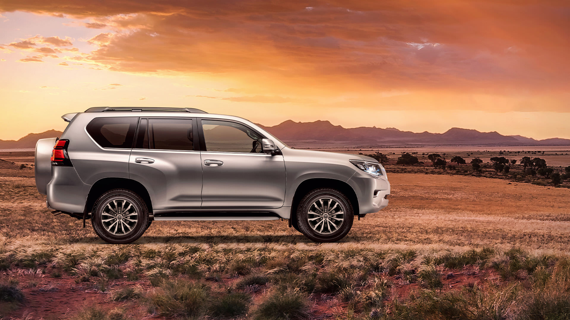 Land Cruiser Prado Exterior Side Image