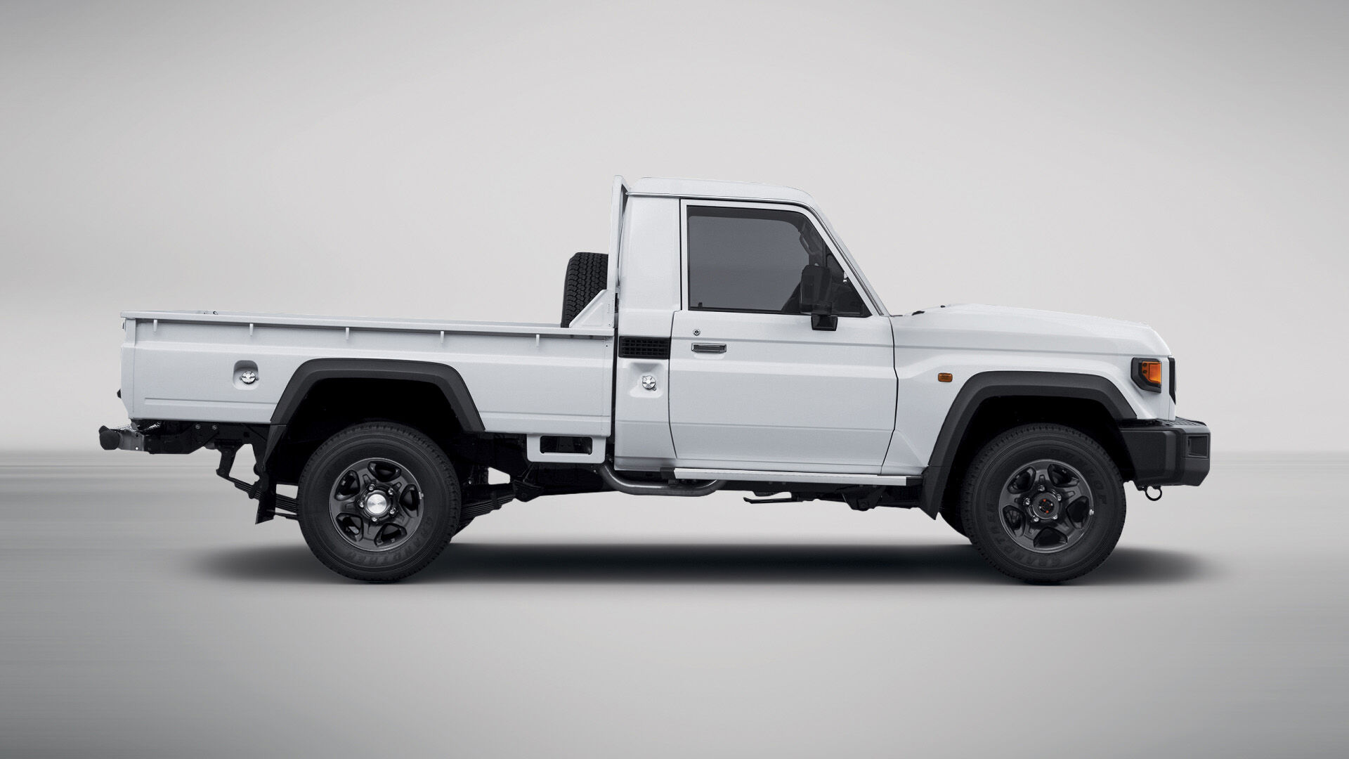 Land Cruiser 79 SC Side profile