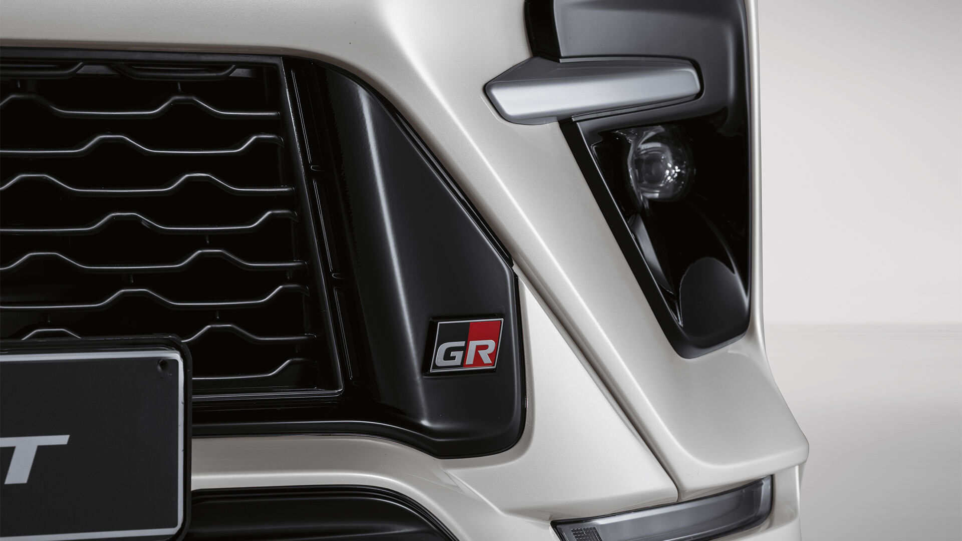 Fortuner GR-S Badge